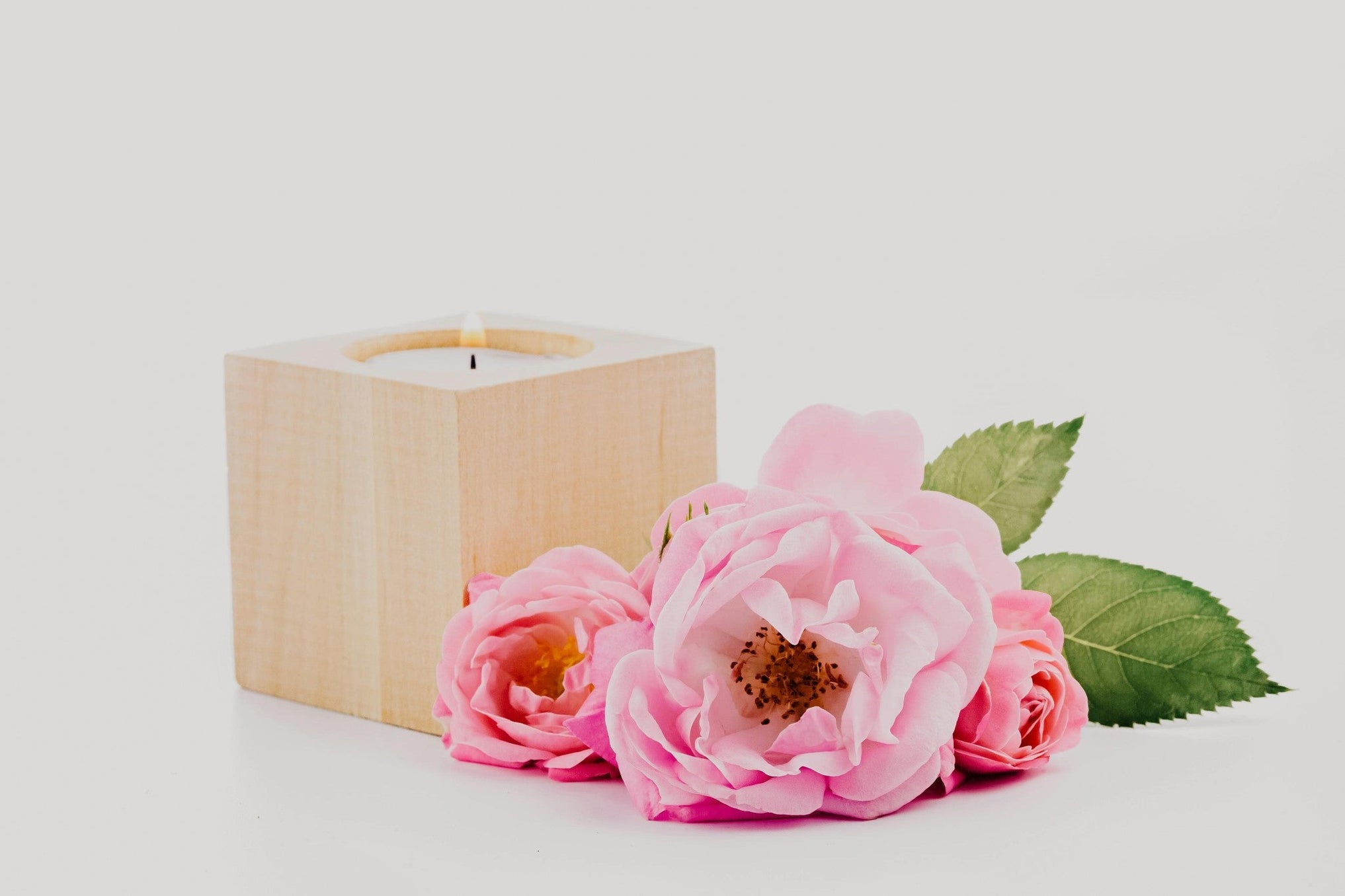 The Best Floral Candle Scents For Spring: Bring The Garden Indoors